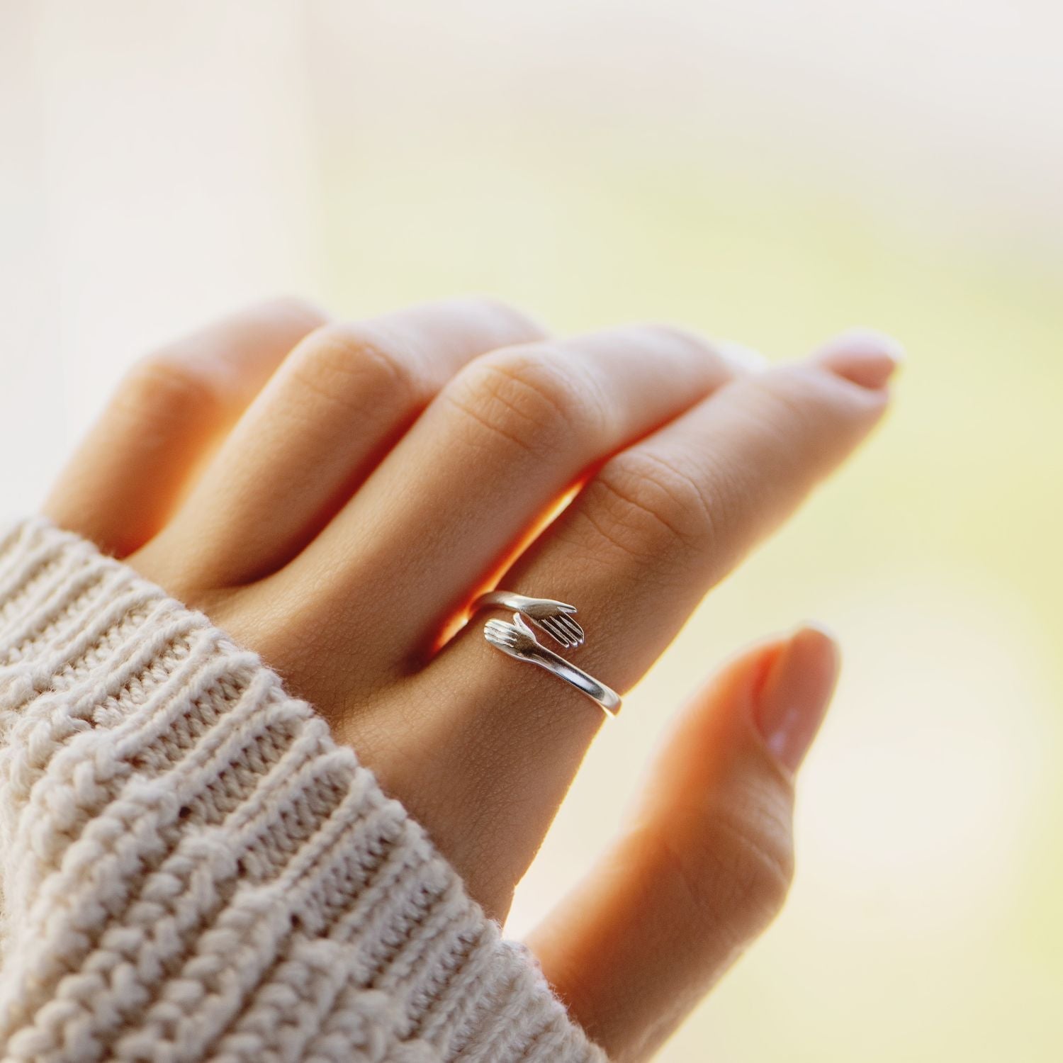 Hug Ring – Pandoora-Box